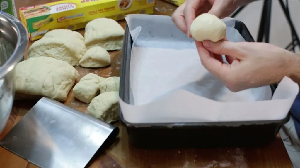 Soft No Knead Dinner Rolls | How to Make Amazing Dinner Rolls
