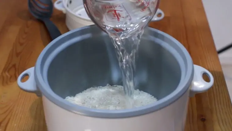How to Cook Rice in a Rice Cooker - In The Kitchen With Matt
